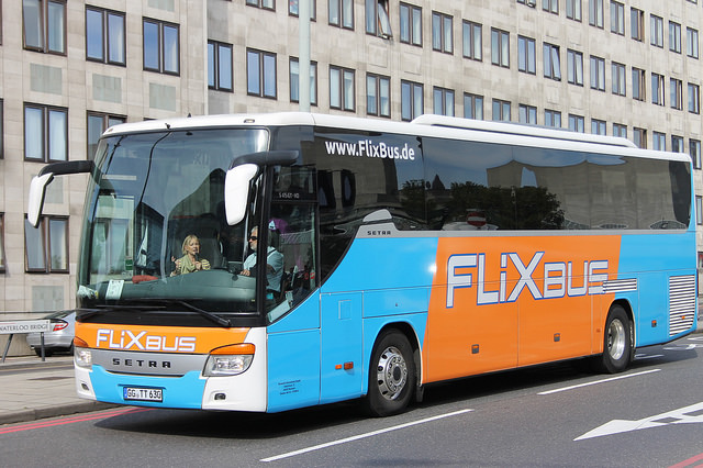 Se déplacer pas cher : Bus ou covoiturage ? - LBA (Les Belles Années)
